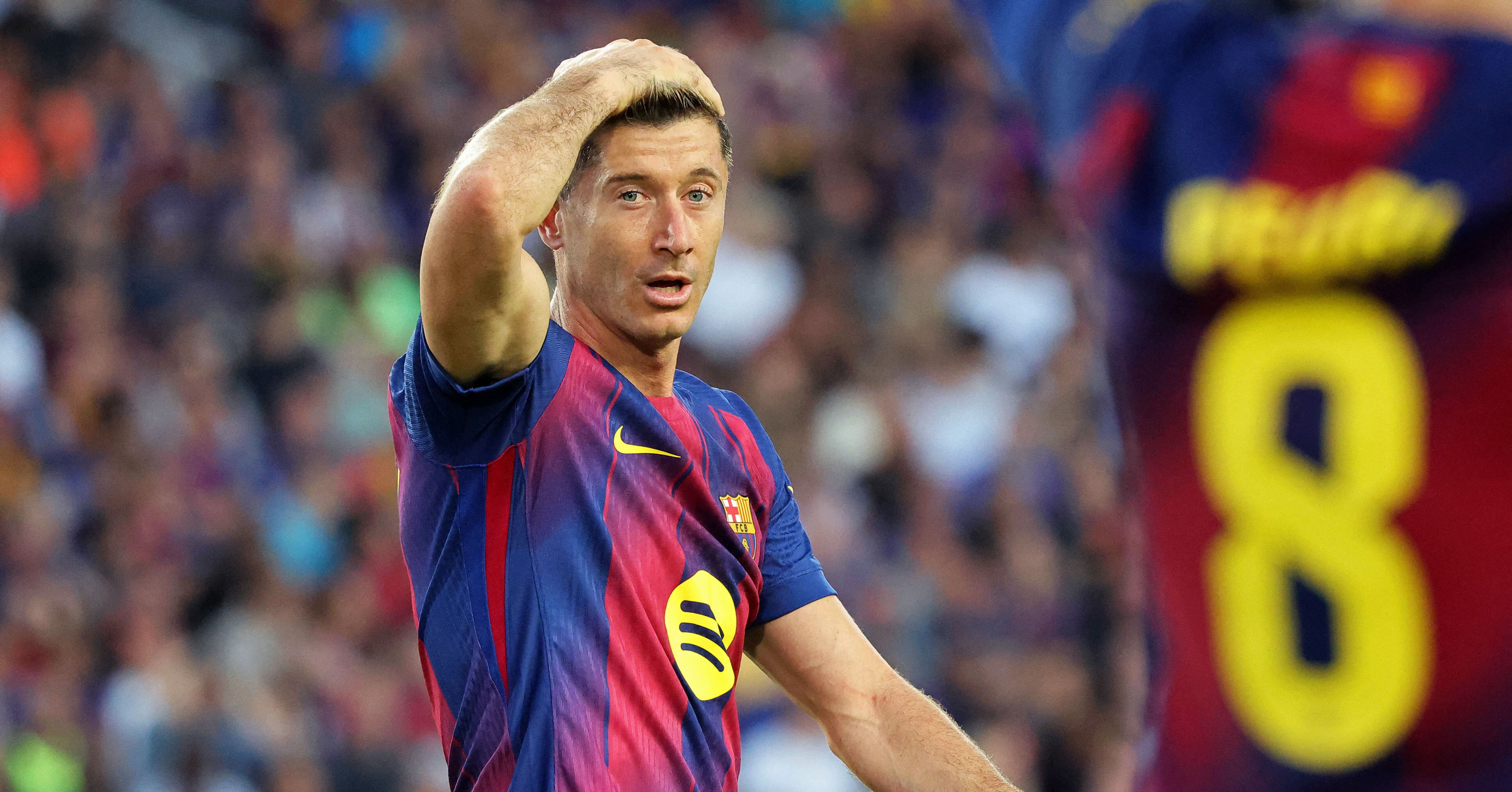 Lewandowski jen zíral. Přestaň dávat góly, ať neplatíme bonus Bayernu ...